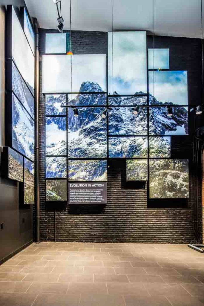 Arc'teryx Retail Wall Display - SEG Systems