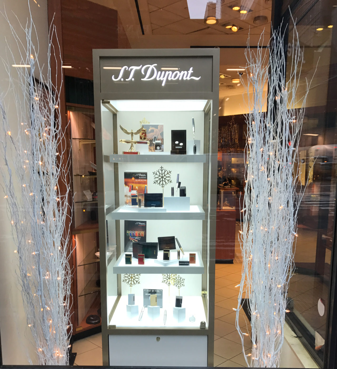 Custom Accessory Display Cases - SEG Systems